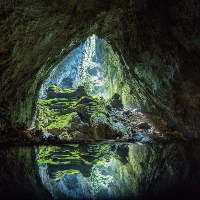 Son Doong Cave – The World’s Largest Cave in Vietnam｜